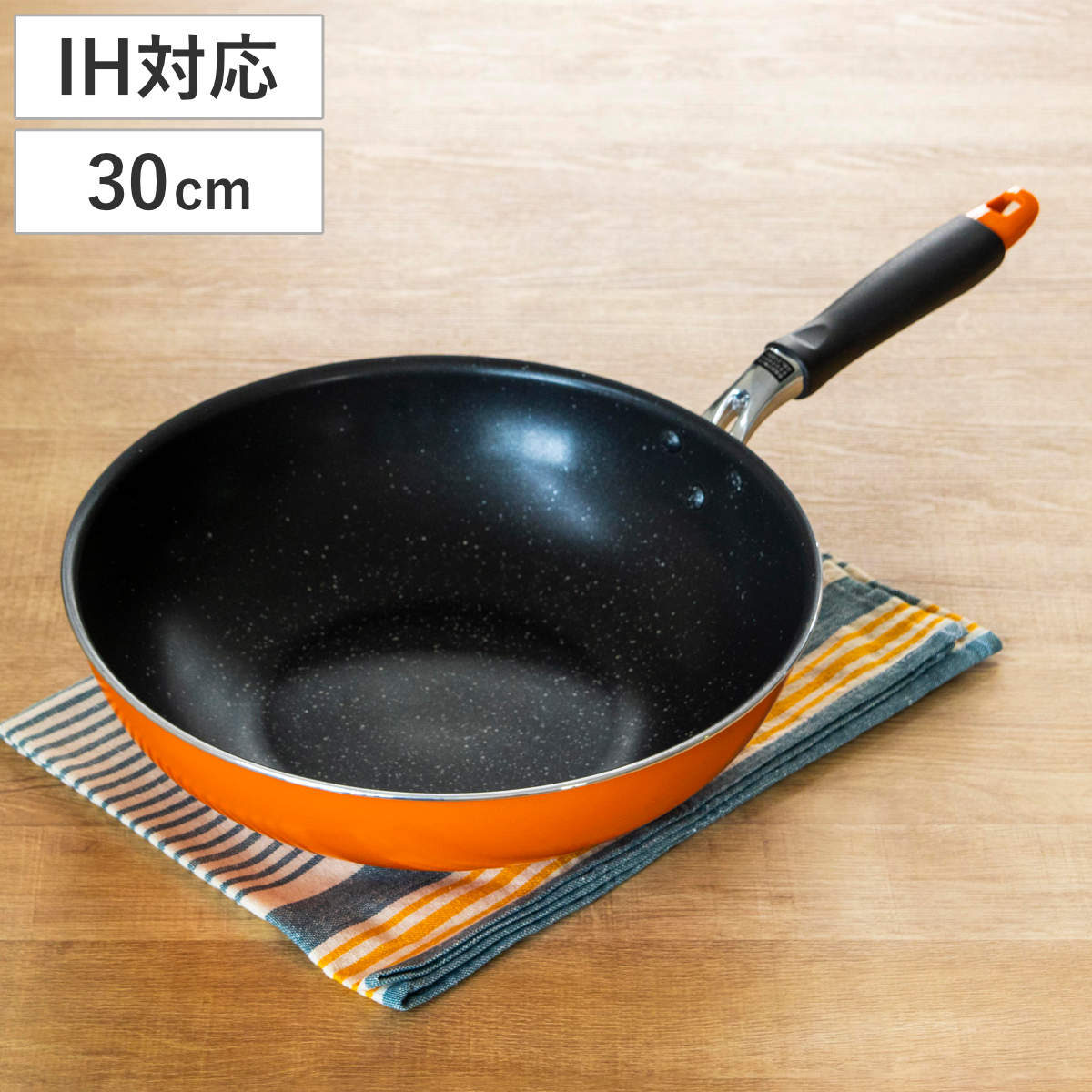 サイズ約 幅31.5×奥行51×高さ12（cm）（高さはハンドルを含む）底の厚さ：2.4mm重量約 900g内容量1個材質本体：アルミニウム合金内面：ふっ素樹脂加工外面：焼付け塗装はり底：ステンレス鋼生産国中国製熱源IH・ガス火両対応注意事...