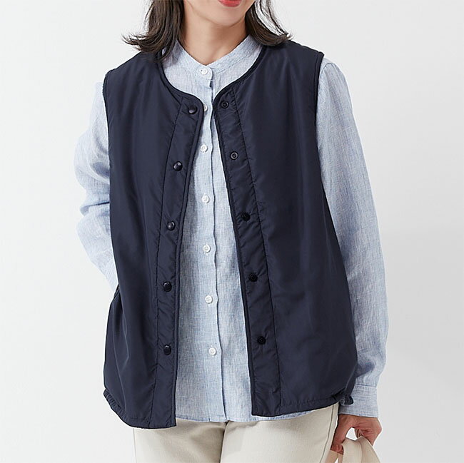 ・単品でもジャケットインでも使える優れものです。 ・ふわふわの毛布素材で、寒い時期の家事や普段使いにもオススメの一枚。 ・風を通しにくい素材で温まった空気も逃さず暖かです。 ・家事や買い物で忙しい時もサッと着られて便利です。 ・寒い時期の家...