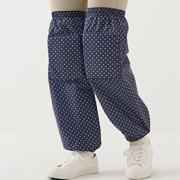 ◆　製品説明　◆ ・ひざ部分に約1.4cm厚のスポンジが入っているので長時間ひざをつく作業を行っても負担が少ないです。 ・ひざをついた時の安定性も抜群です。 ・撥水加工生地を使用しているので水仕事も安心です。 ・屋外の作業はもちろん、室内の...