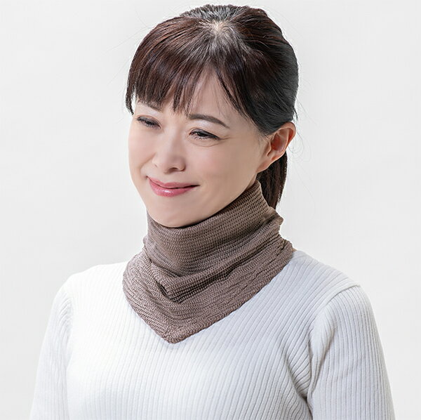 ◆　製品説明　◆ ・シルクをたっぷり使って編み立てているので、やわらかな着け心地で冷えから守ります。 ・寒い時期には首すじから体が冷えてきます。ネックウォーマーを着用することで体温の低下を防ぎセーターを1枚着込んだような温かさが感じられます...