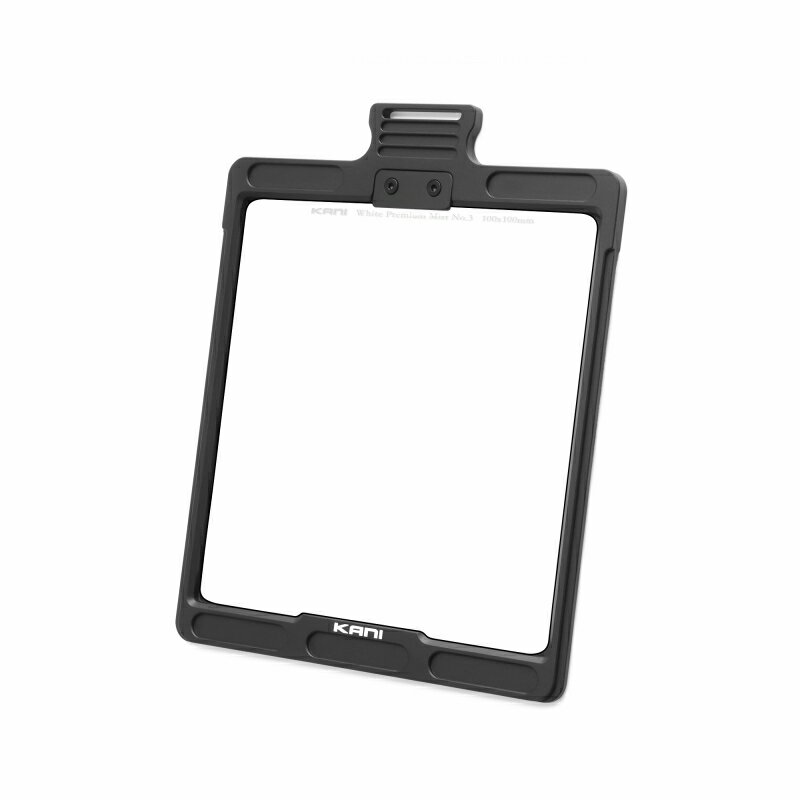 【フィルターフレーム付】KANI ホワイトプレミアムミスト No.3 100x100mmフィルター面上に拡散材を霧状に均等に配することで、画面全体に柔らかさを加えるだけではなく、特にハイライトへの滲みで光に広がりを演出。ポートレート、テーブ...
