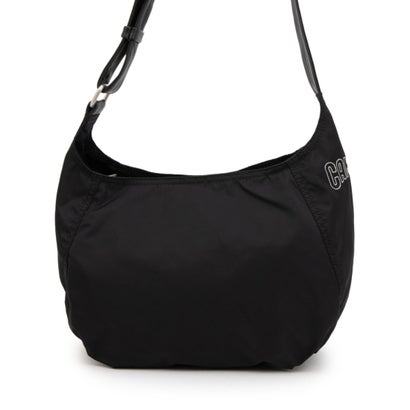 使いやすさ、収納力抜群のロングセラーバッグ「VALLDEMOSSA(バルデモッサ)」は、リサイクルナイロン素材を使うことにより軽量さや撥水性を備え、あおりポケットや吊るしポケットを充実させた機能的なシリーズ。持ち手やショルダー部分は革を使う...