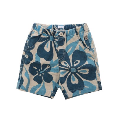 南国ムード漂うハイビスカス柄のショートパンツです。軽やかな素材感で夏のお出かけにぴったり。リゾートや公園遊びなどにもおすすめです。Giovanna Miletti（ジョヴァンナ・ミレッティ）が 1980 年に設立したイタリアの子供服ブランド...