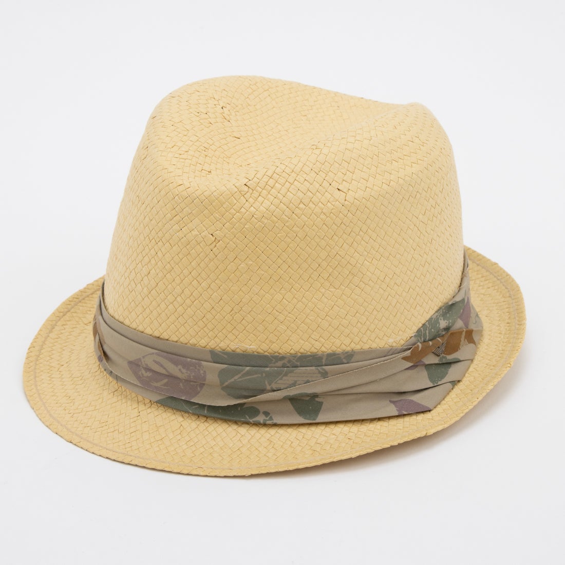 通気性に優れたストローハットです。軽くて快適なかぶり心地で、リゾートやお出かけに最適です。リボンデザインがアクセントになり、コーディネートに上品さをプラスします。※当ブランドはインポートセレクト品として、FENDI・STORY LORIS・...