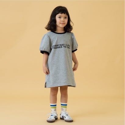 さらっと着るだけでコーデが決まる、鹿の子素材のミニワンピース。【デザインポイント】・通気性の良い鹿の子素材で、さらっと快適に着ていただけます・Tシャツ感覚で着られるカジュアルなミニワンピースです・体のラインを拾いにくいシルエットで、動きやす...