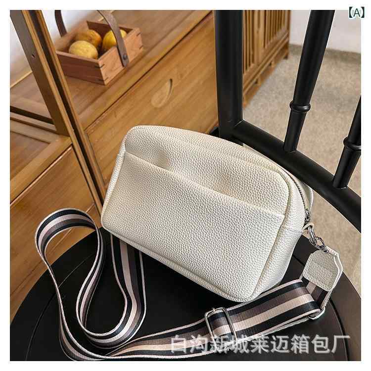 な レディース バッグ 2024 ファッション カジュアル 無地 クロス ボディバッグ レディース ワイド ショルダーストラップ ショルダーバッグ 小さい 正方形 バッグ色: 白,黒,黄色,ピンクスタイル: ストリート商品番号: 9307材...