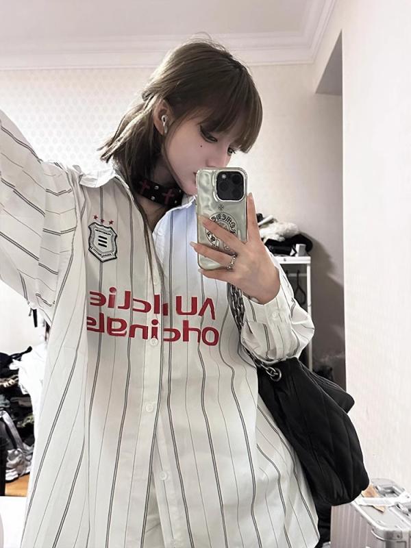 シャツ レディース アメリカンスタイル レトロ アルファベットプリント ストライプ 長袖 フィット カジュアル 性 スリム効果 ストリート 普段使い・カテゴリ: シャツ・風・主な材料: ポリエステル95%以上・ネックライン: ポロネック・袖...