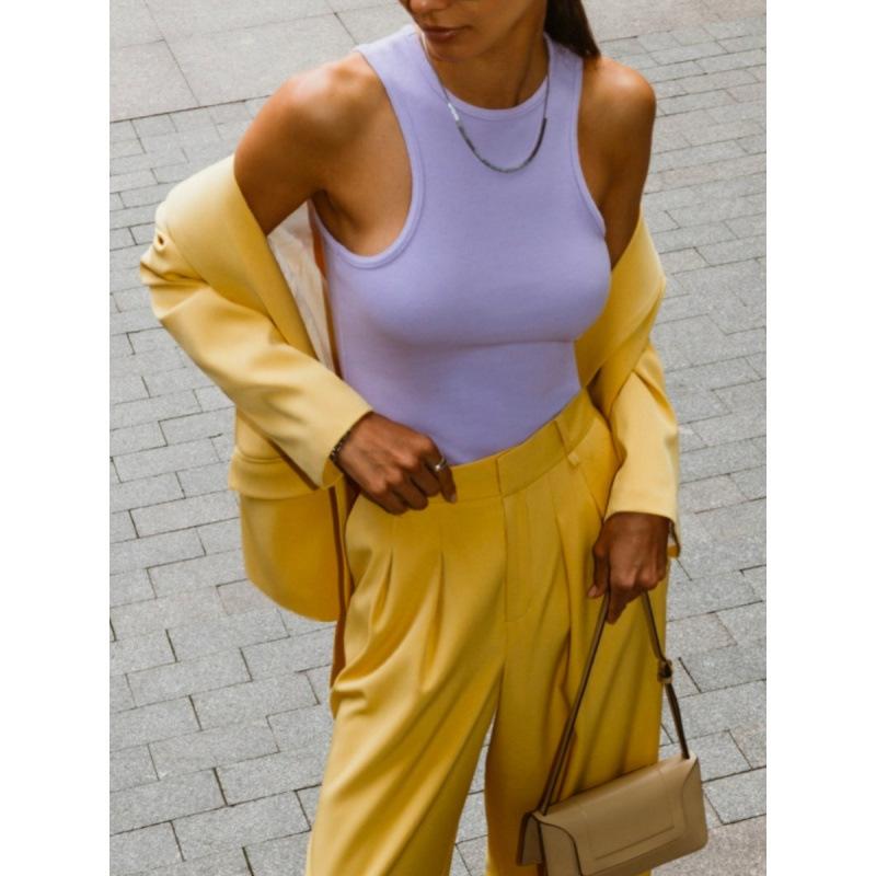 無袖 ベスト Tシャツ レディース 無地 クルーネック 軽量 通気性 普段使い 綿素材 アイボリー・カテゴリ: キャミソール・スタイル: スリムフィット・主な素材: アミノロン30%以下・柄: 無地・カラー展開: ブラック.ブルー.グレー....