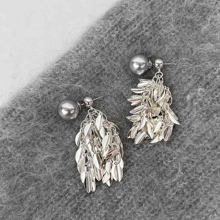 レディース 両耳用 葉っぱ型 金属製 流蘇付き イヤリング 性 小衆 ヴィンテージ 個性 シンプル 百搭 普段使い 軽量 ファッション・カテゴリ: 耳飾・対象: 女式・スタイル: 風・スタイル分類: 個性風潮・: 幾何学型・主な素材: 金属...