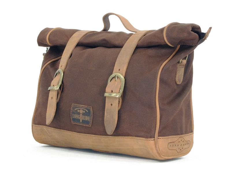 LONGRIDE ヘリテージ サドルバッグ・ロールトップ (9.5L) ブラウン CUS133WBROサイズ：W34 x H38/24 x D12 cm　容量：9.5L（H24cmにロール時）カラー：ブラウン素材　アウター：ワックスコットン...
