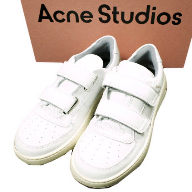 Acne Studiosの イタリア製 Steffey Friendです。デニムラインから始まったスウェーデンのブランド・ACNEよりスタートした、トータルウェアを提案するライン、ACNE Studios。 1980年代のテニスシューズから...
