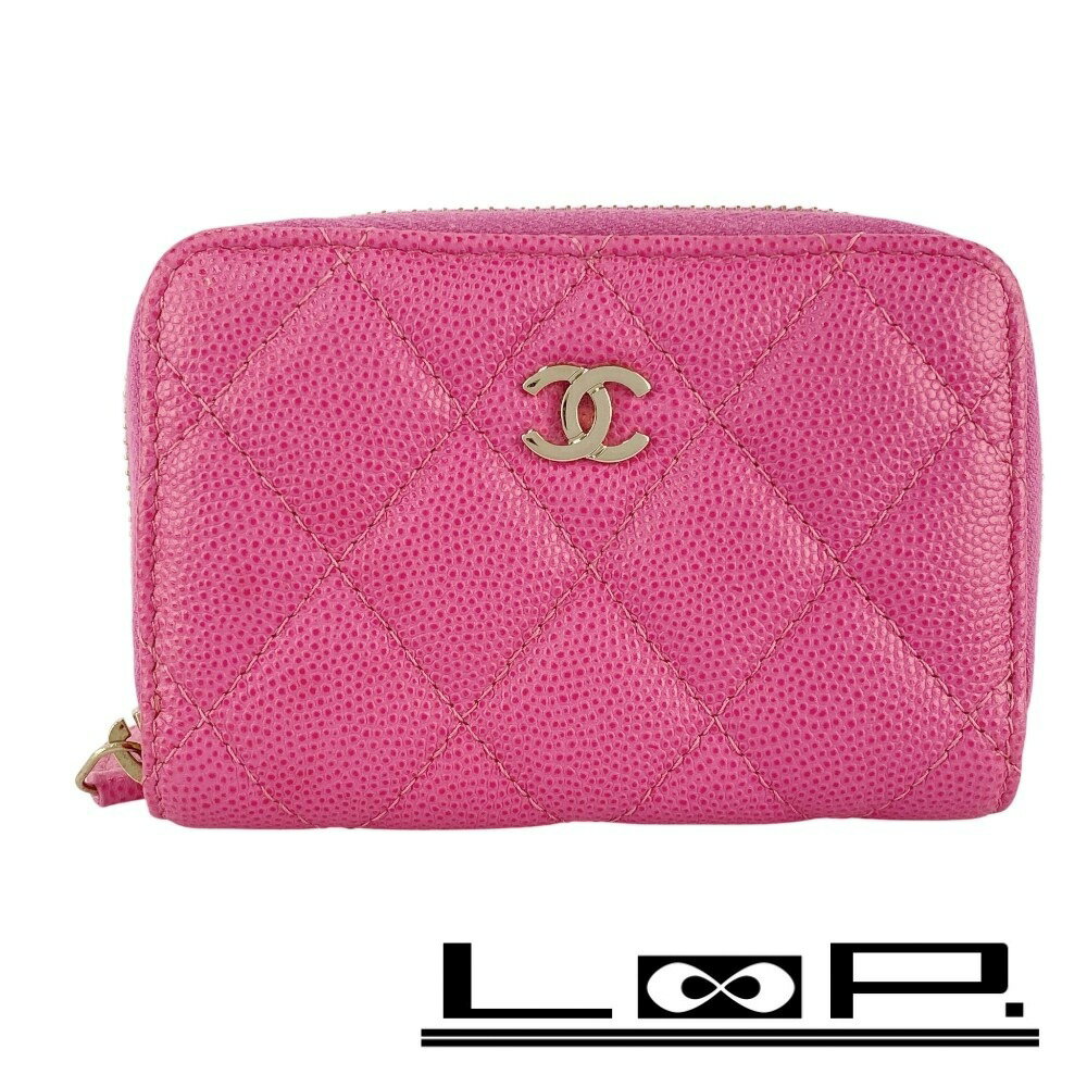 ■商品紹介■ 【型番】- 【素材】キャビア 【カラー】ピンク 【サイズ】約横11×縦7.5×幅2cm 【付属品】なし 【ランク】A 【コメント】【シリアルナンバー】27025920/多少のキズやスレなどのダメージなどはございますが比較的使用...