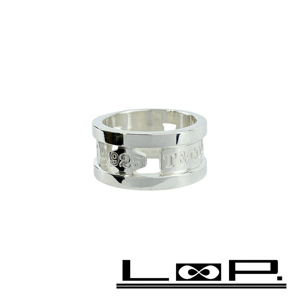 ■商品紹介■ 【ブランド】ティファニー 【型番】- 【素材】SV925 【カラー】シルバー 【サイズ】計測棒約9号/幅約0.9cm 【付属品】なし 【ランク】S 【コメント】弊社提携業者にて磨き済みになりますのでとっても綺麗になります♪保存...