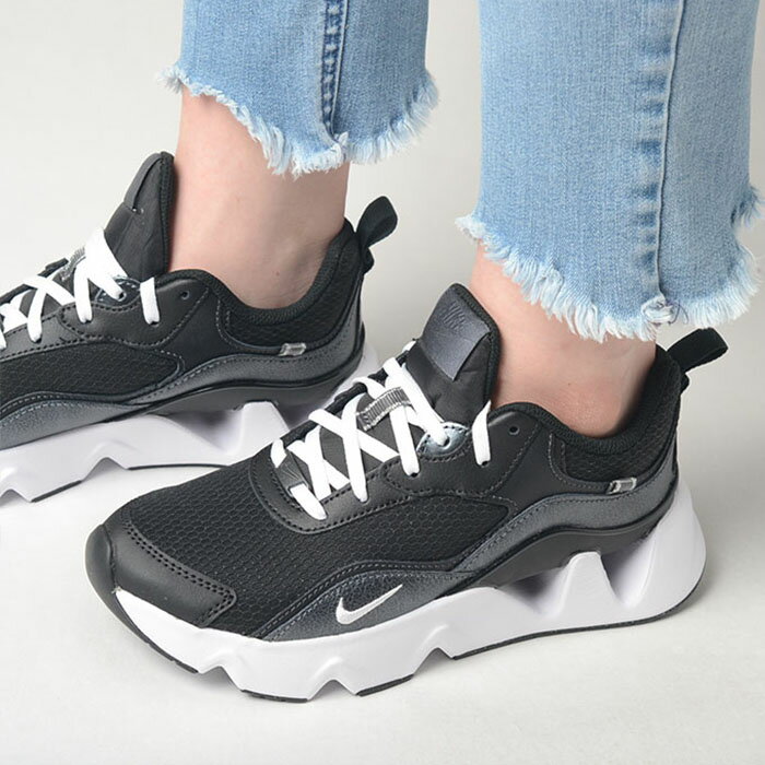 ■商品説明 WMNS NIKE RYZ 365 II ウィメンズ ナイキ レディース スニーカー シューズ 靴 旅行 普段履き おしゃれ ボリューム感 インパクト ミッドソールはシースルーカットで見た目のインパクトがあります。快適で履き心地...