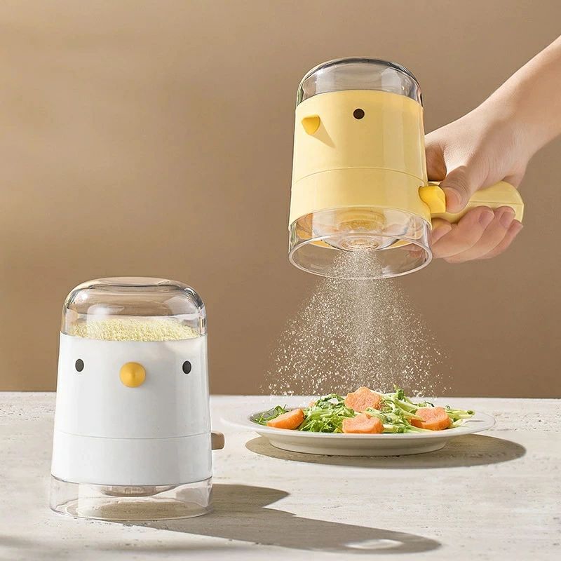 製品説明：鳥の形をしたソルトシェイカーは、美しく実用的なスパイスシェイカーで、キッチンに遊び心を添えます。食品グレードのプラスチック製で、防湿・防塵性に優れているため、どんな調理環境にも最適です。透明な外装で残量を簡単に確認でき、プッシュボ...
