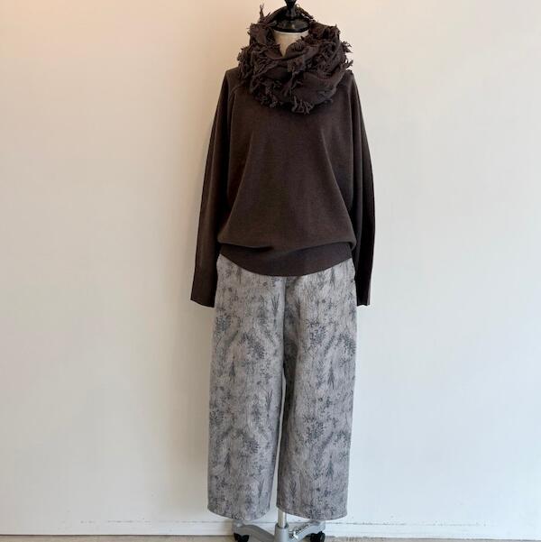 定価：31,900円 素材：表(表綿）　綿100％ 　　：表(裏面）　ウール60％　ポリエステル30％　アクリル4％　レーヨン3％　ナイロン3％ 　　：別布　綿100％ サイズ：free　ウエスト75cm～　 ヒップ97cm　股上37cm　...