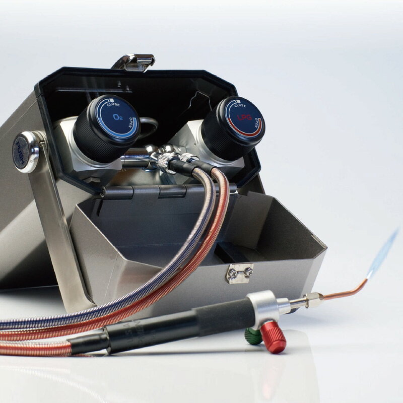 ウルトラバック KSE-33 エンジニア 工具入れ バッグ おすすめ おしゃれ 収納 工具箱 ツールボックス 持ち運び 収納ケース商品番号:ENG-1026機能と収納性にこだわったENGINEERのカバン。収納スペース21=ウルトラ級。サイ...