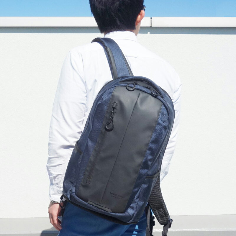 商品詳細 品番 fms06 素材 表素材：420Dナイロン（Mipan robic/PUコーティング） ×1680Dナイロン 裏素材：リップストップナイロン サイズ 縦50cm×横28cm×マチ16cm 重さ 約955g 仕様 【外側】 フ...