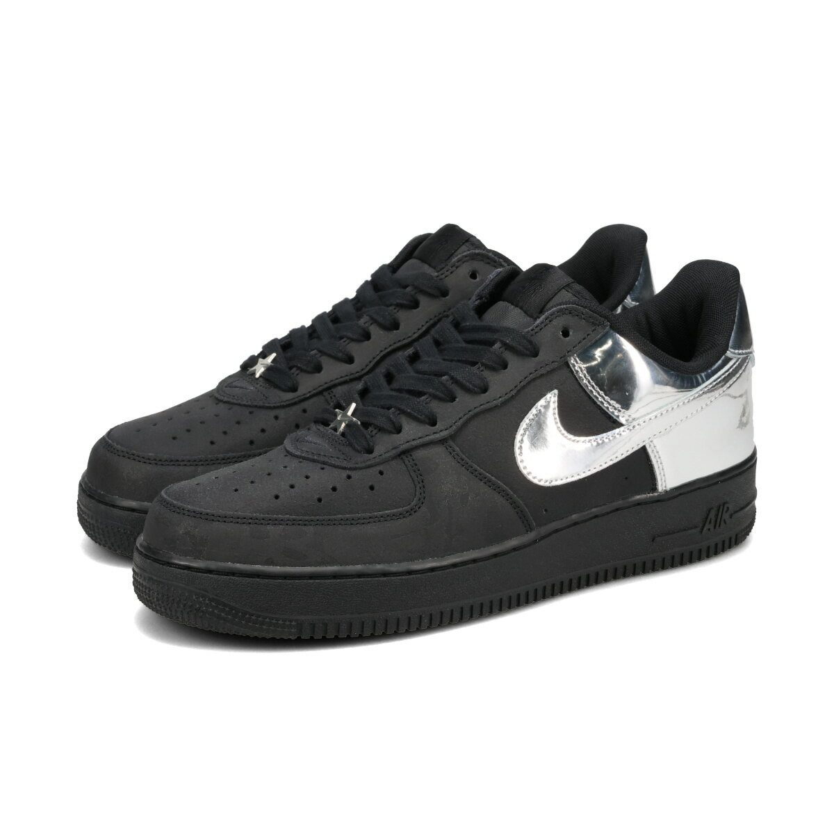 商品について1982年に登場したNIKEが誇る名作エアフォース1はアメリカ大統領専用機の＜Air Force One＞にちなんで名付けられ、＜NIKE AIR＞を搭載した初めてのバスケットボールシューズ。 変わらないクラシックなスタイルが幅...