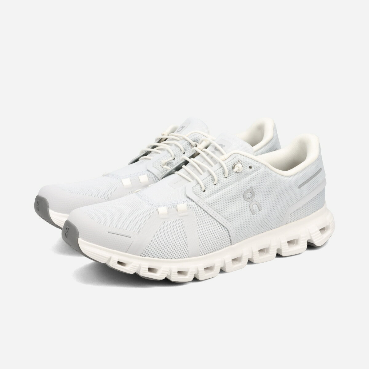 商品についてOnは2010年、「ランニングの世界を変える」という大きな目標を掲げ、チューリッヒの一角でスタートしました。 それから10年、Onのシューズは、50ヶ国を超える国で700万人以上のランナーに履かれ、大切にされてきました。 そして...