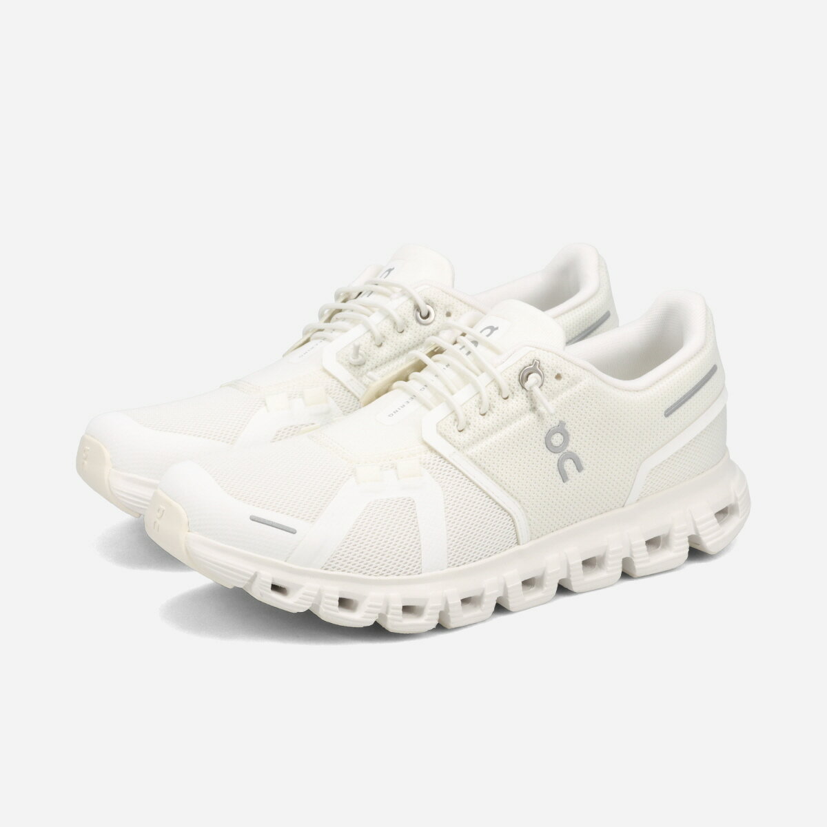 商品についてOnは2010年、「ランニングの世界を変える」という大きな目標を掲げ、チューリッヒの一角でスタートしました。 それから10年、Onのシューズは、50ヶ国を超える国で700万人以上のランナーに履かれ、大切にされてきました。 そして...