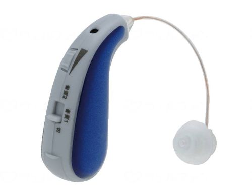 【商品説明】 ・新しく生まれ変わったおしゃれな集音器 ・気軽に使えて、ハッキリ聞こえる ・右耳・左耳どちらでも使えます ・音質切り替え機能を搭載 ・長時間連続使用ができる【PR44使用時】 ・自分の耳穴に合わせられる4サイズのイヤーキャップ...