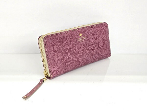 【中古品】 フレームワーク FRAME WORK ラウンドファスナー 長財布 マニフィーク 牛革 ピンク 〇YR-18581〇 の出品です。 こちらの商品は、中古の商品です。 中古品ですが、使用感なく比較的キレイな状態です。 店頭にて展示販...