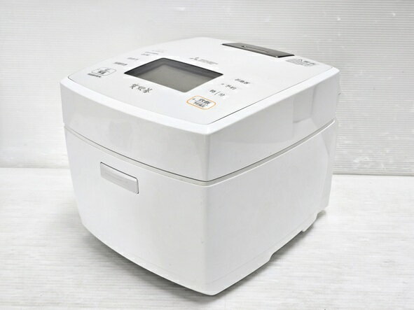 【中古品】 三菱 MITSUBISHI IH式 炊飯器 備長炭 炭炊釜 5.5合炊き NJ-VED10-W 2022年製 ホワイト ○YR-20020○ の出品です。 こちらの商品は中古の商品です。 中古品の為、メンテ済みですが、擦れ等によ...