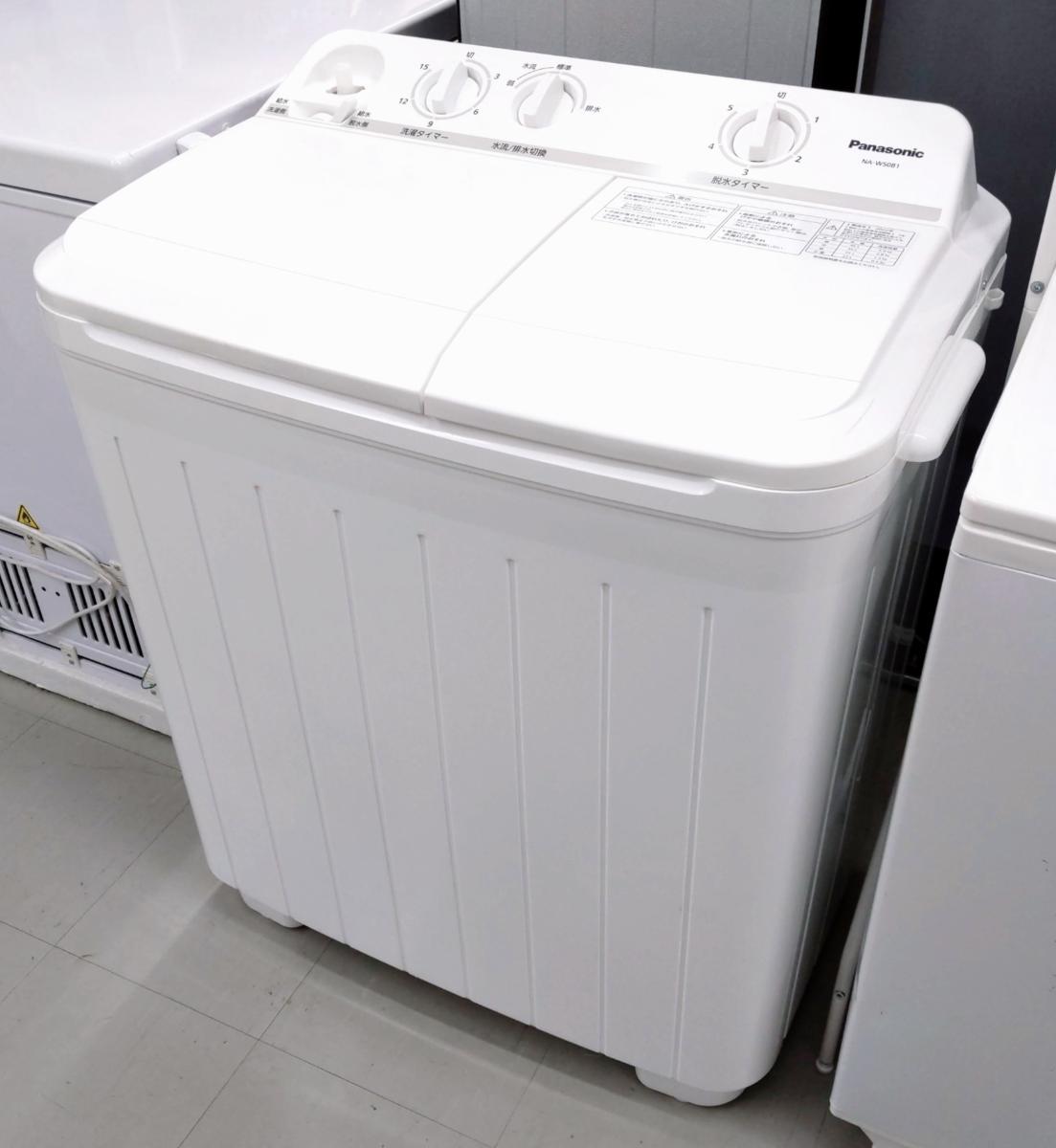 【中古品】Panasonic パナソニック 二層式洗濯機 洗濯5kg・脱水5kg 2022年製 NAW-50B1〇YR-55004〇の出品です。 こちらの商品は、中古品です。 ※動作確認、簡易清掃済 中古品の為、擦れ等による傷みや汚れがあり...