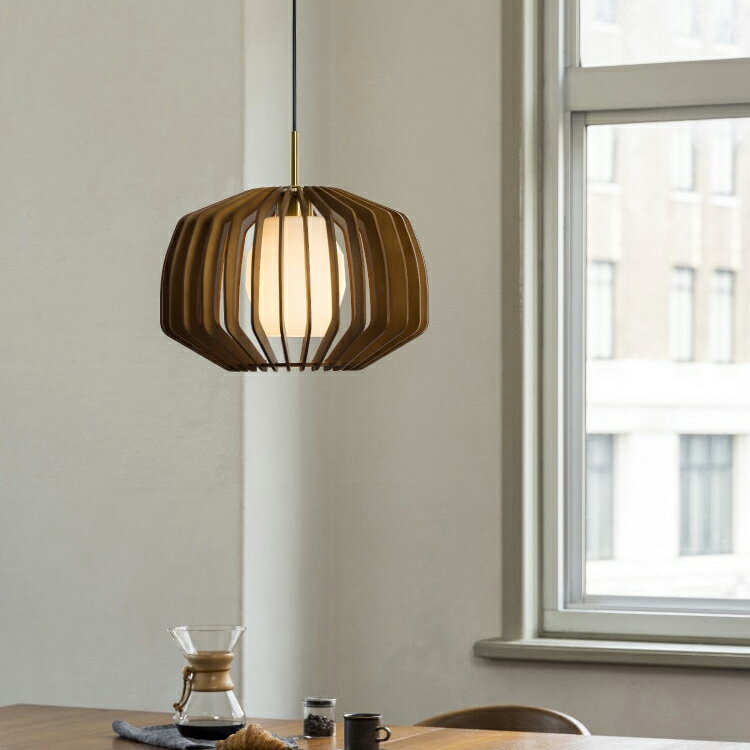 ●光源　電球付きを選択した場合(白熱球) E26/60W ホワイトハウス球(LED電球) E26/60W相当　一般球形LED電球(電球色) 消費電力7.9W ●サイズ：W42×H28.5×D42cm ガラスセード: φ15.5×H18.5c...