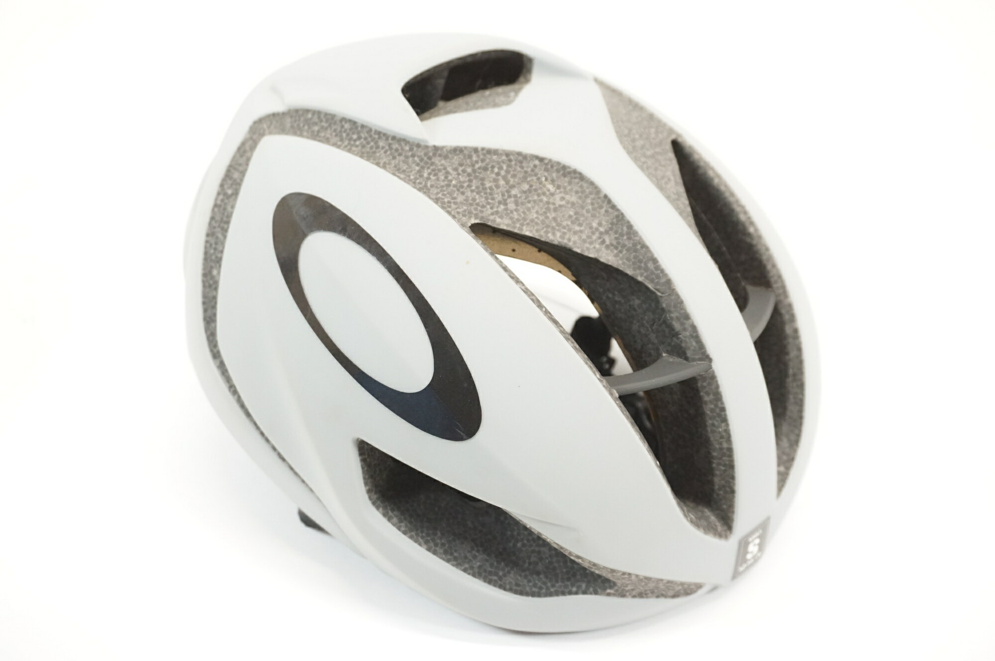 ■商品情報 ・サイズ SMALL(52-56cm ・2019年製 ・グレー(閲覧環境によっては白っぽく見える場合がございますが、実物はグレーになります) ■状態 ・使用に伴う擦れ、汚れ等がございますが、中古品としT比較的良好な状態です。 ・...