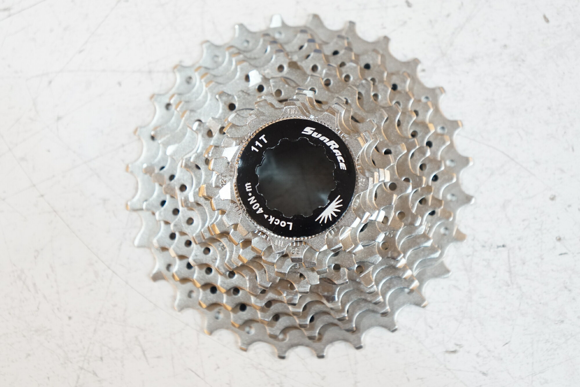 ■詳細・対応ブランド：SHIMANO・歯数：11-28T・速数：11S■状態・使用に伴う小キズ、ヨゴレ等がございます。【付属品】※画像に掲載している物で全てでございます。※商品の一部でも画像に無いものは欠品となり、返品返金は致しかねます為ご...