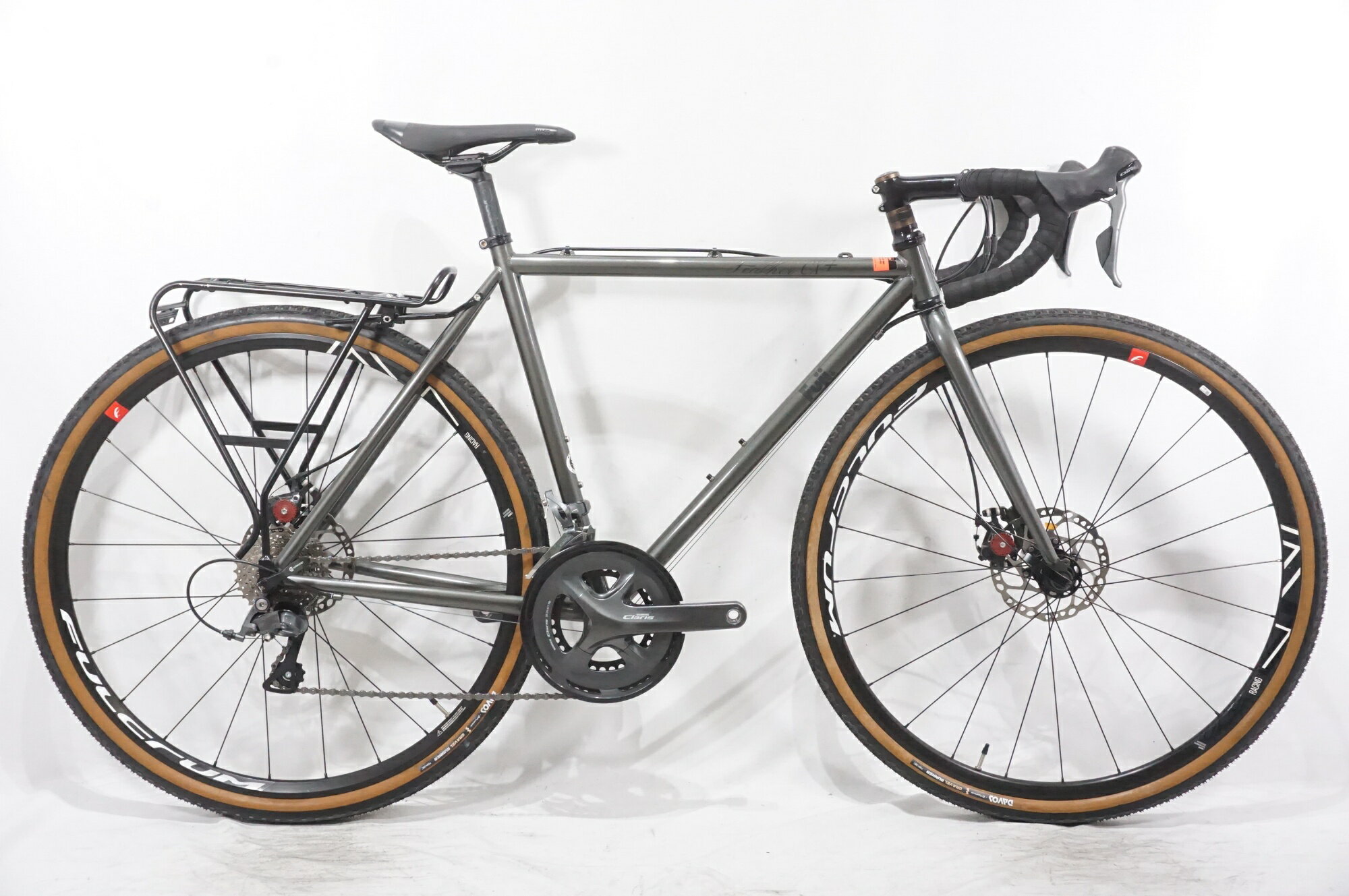 ■商品情報 メーカーサイズ:S/52cm シートチューブ(C-T): 520mm トップチューブ(C-C):540mm(ホリゾンタル換算) 適応身長:168-175cm(目安) 重量:約12.05kg フレーム材質:クロモリ フロントフォー...