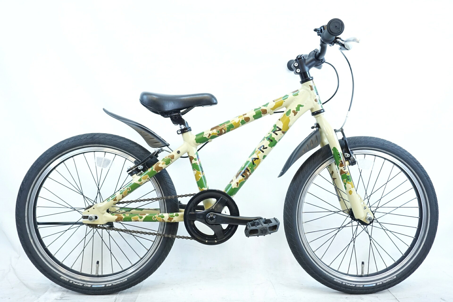 ■商品情報 メーカーサイズ:20インチ シートチューブ(C-T): mm トップチューブ(C-C):mm(ホリゾンタル換算) 適応身長:110-130cm(目安) 重量:約10kg フレーム材質:アルミ フロントフォーク:スチール シフトレ...