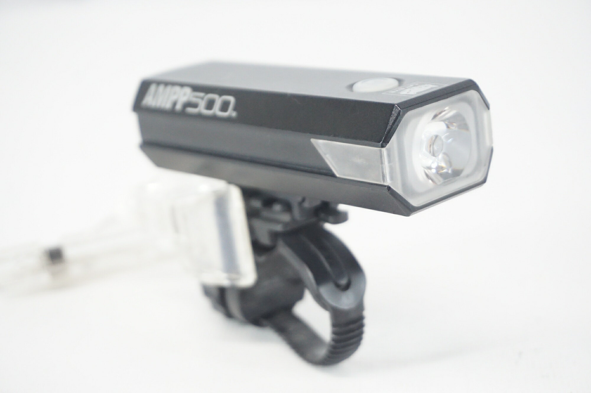 ■状態・使用による傷や汚れ等がございますが、大きなダメージ等はなく中古品としては比較的良好な状態です。・発光確認済み・バッテリー最大容量は未検証のため保証はございません。■付属品※画像に掲載している物で全てでございます。※画像にないものは欠...