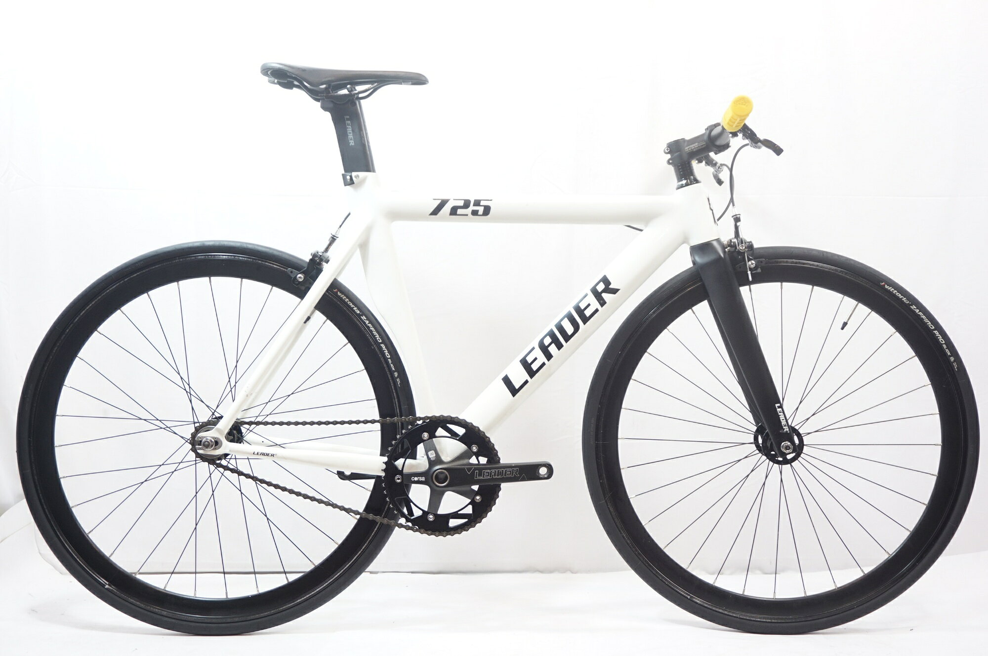 ■商品情報 メーカーサイズ:53 シートチューブ(C-T): 480mm トップチューブ(C-C):560mm(ホリゾンタル換算) 適応身長:170-180cm(目安) 重量:約9.5kg フレーム材質:アルミ フロントフォーク:カーボン ...