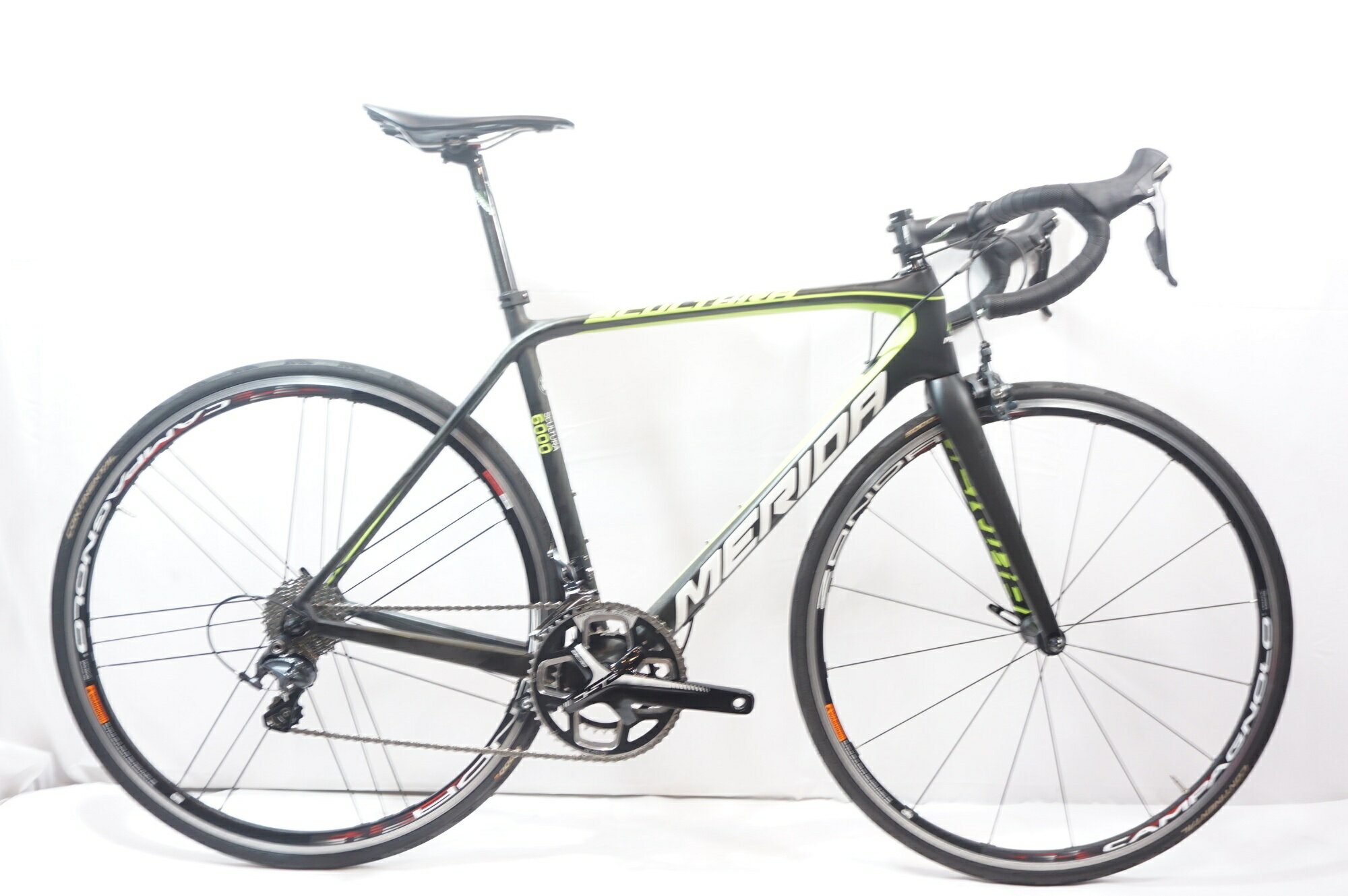 ■商品情報 メーカーサイズ:52 シートチューブ(C-T): 520mm トップチューブ(C-C):545mm(ホリゾンタル換算) 適応身長:170-180cm(目安) 重量:約7.5kg フレーム材質:カーボン フロントフォーク:カーボン...