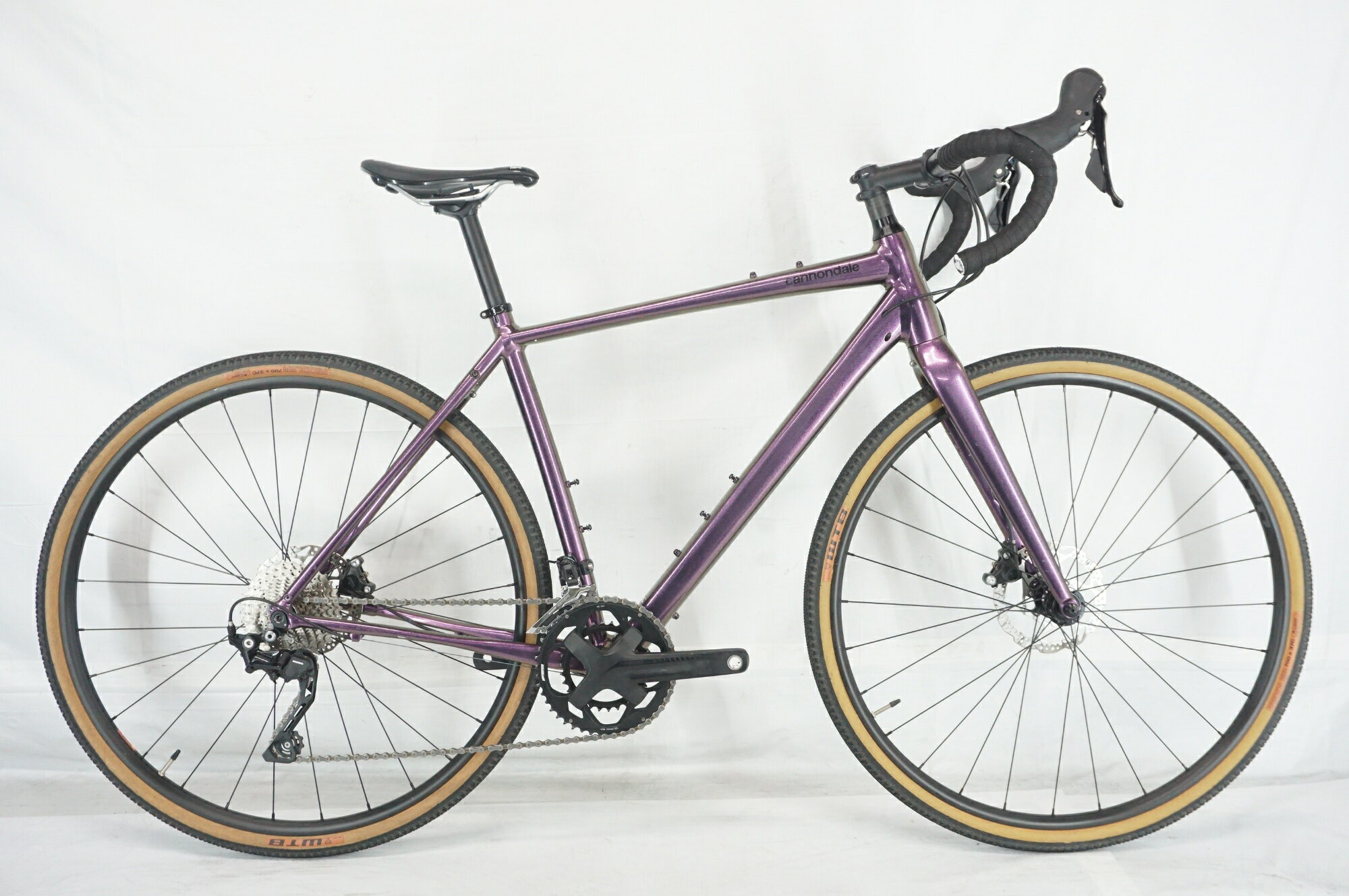 ■商品情報 メーカーサイズ：MDシートチューブ(C-T):505mmトップチューブ(C-C):561mm(ホリゾンタル換算)適応身長:170-185cm(目安)重量：約10.2kgフレーム材質：アルミフロントフォーク：カーボンメインコンポ：...