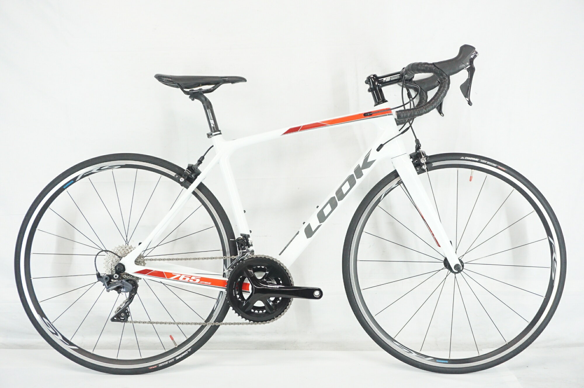 ■商品情報 メーカーサイズ：Sシートチューブ(C-T):490mmトップチューブ(C-C):524mm(ホリゾンタル換算)適応身長:167-174cm(目安)重量：約8.34kgフレーム材質：カーボンフロントフォーク：カーボンレバー：SHI...