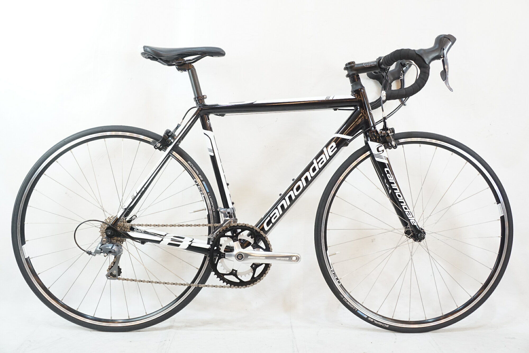 ■商品情報メーカーサイズ:51シートチューブ(C-T): 530mmトップチューブ(C-C):530mm(ホリゾンタル換算)適応身長:168-174cm(目安)重量:約9.3kgフレーム材質:アルミフロントフォーク:カーボンメインコンポ:S...