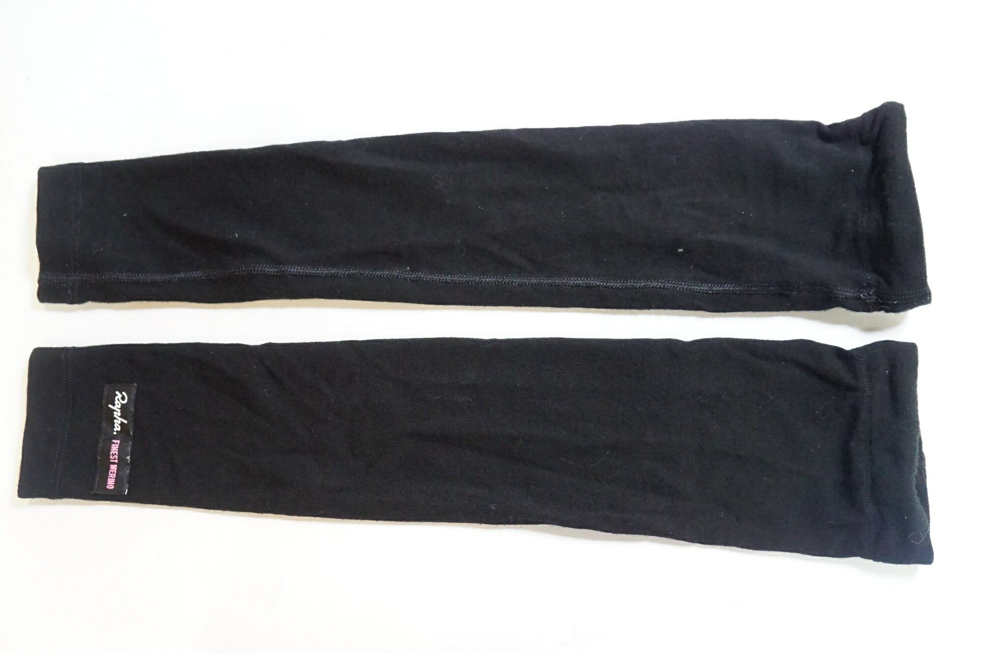 ■商品情報 ・サイズS(レディースT思われます) ・裏起毛 ■状態 ・少々使用感がございますが、ほつれや破れなどのダメージは無く良好な状態です。 ■付属品 ・掲載しているものが全てになります。 ■注意事項【在庫について】 在庫管理は細心の注...