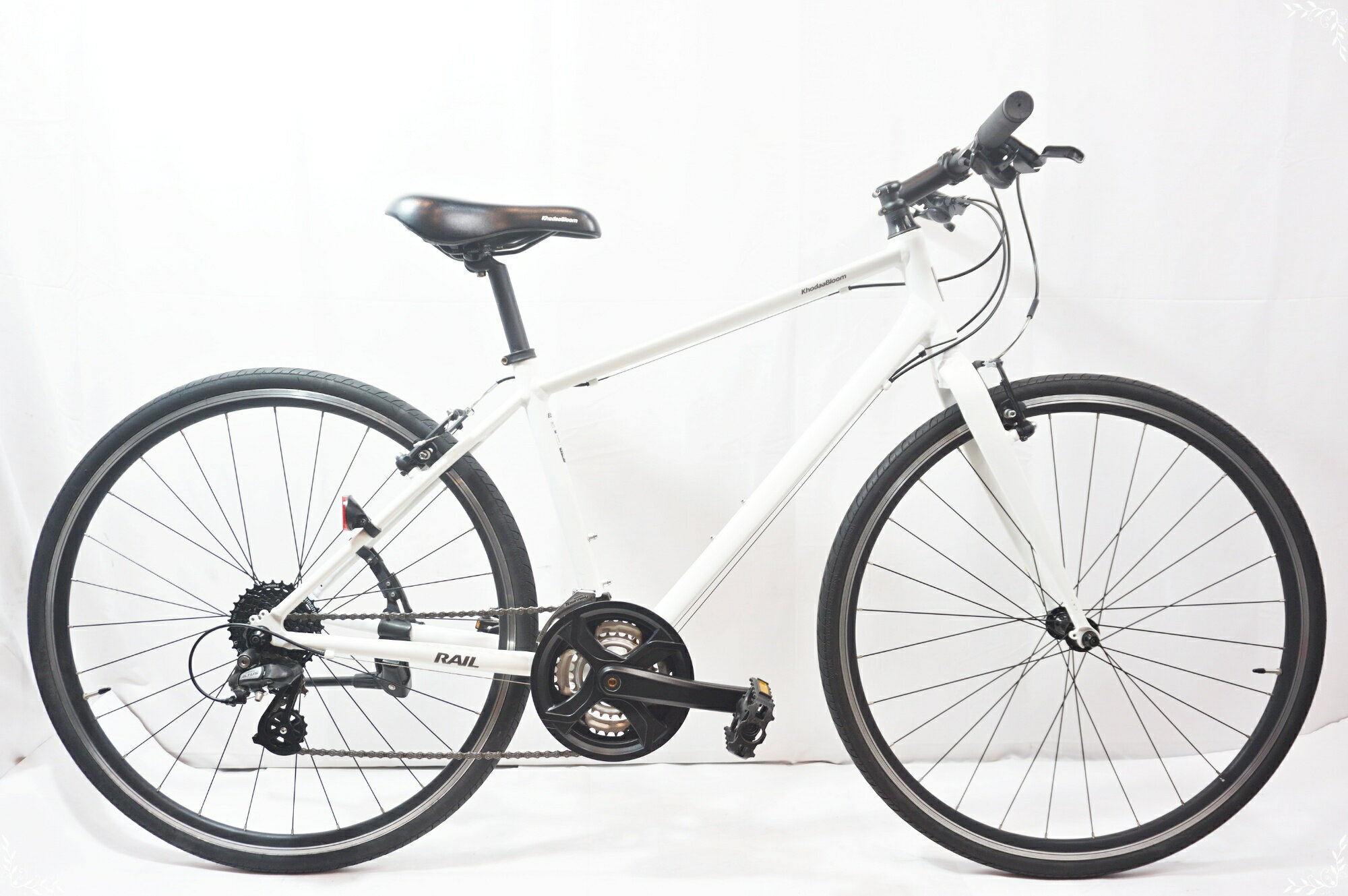 ■商品情報メーカーサイズ:440シートチューブ(C-T): 440mmトップチューブ(C-C):550mm(ホリゾンタル換算)適応身長:165-180cm(目安)重量:約11.5kgフレーム材質:アルミフロントフォーク:アルミシフトレバー:...