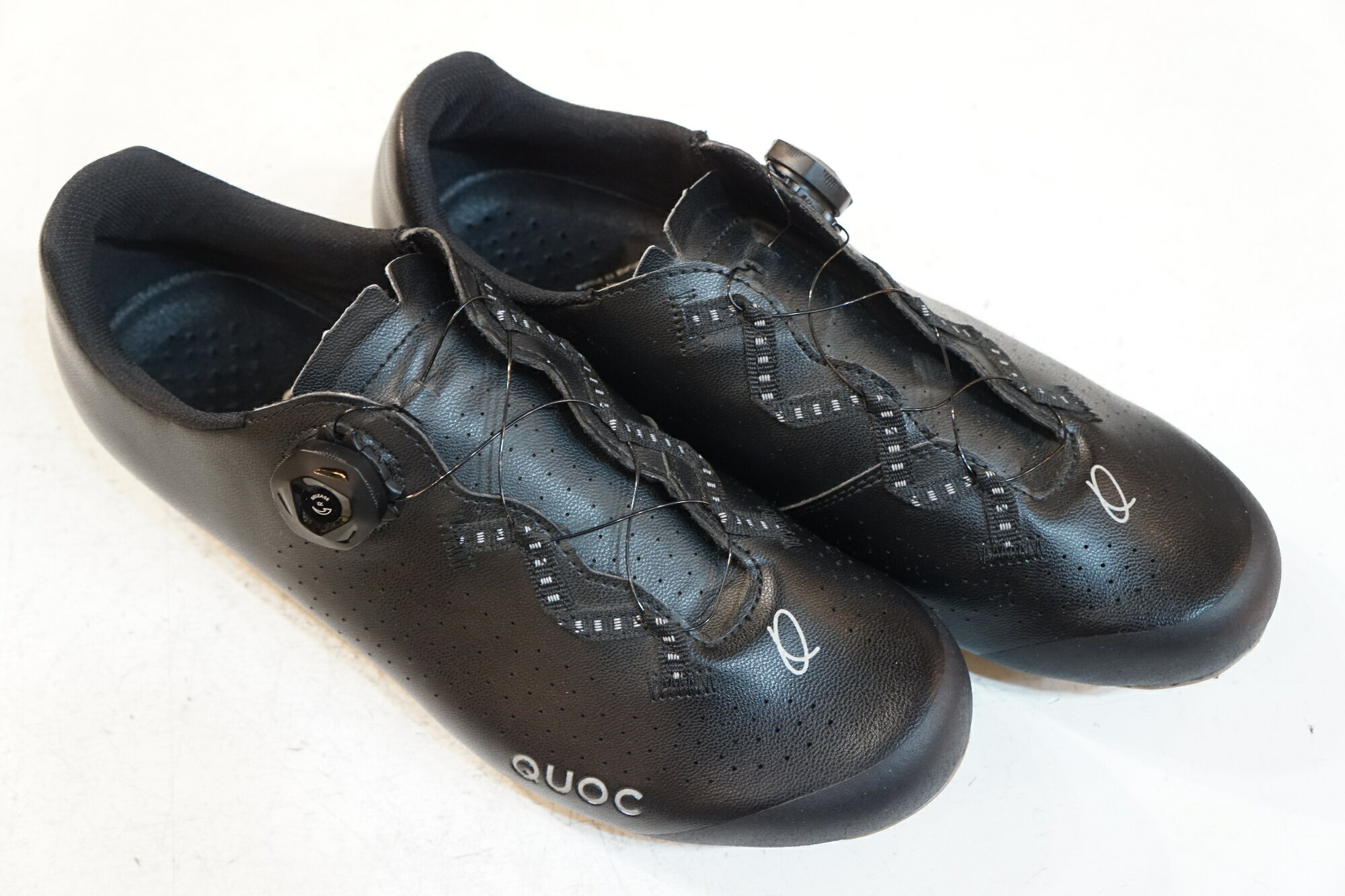 ■詳細・サイズ:EU43(27.0cm相当)・対応クリート：SPD-SL■状態・使用に伴う小キズ、ヨゴレ等がございます。【付属品】※画像に掲載している物で全てでございます。※商品の一部でも画像に無いものは欠品となり、返品返金は致しかねます為...