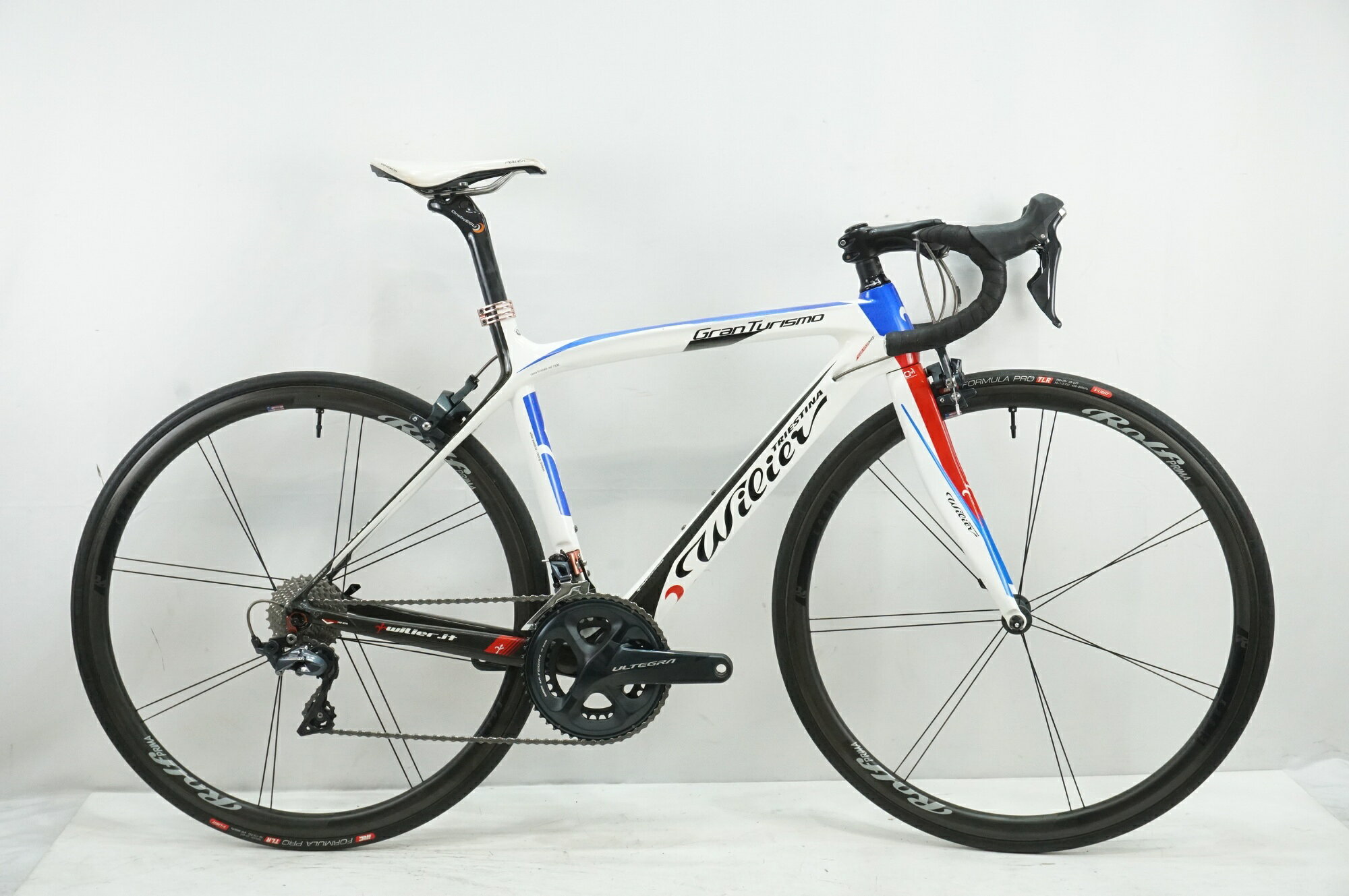 ■商品情報 メーカーサイズ：S シートチューブ(C-T)：515mm トップチューブ(C-C)：523mm(ホリゾンタル換算) 適応身長：約165-175cm(目安) 重量：約約6.8kg フレーム材質：カーボン フロントフォーク：カーボン...