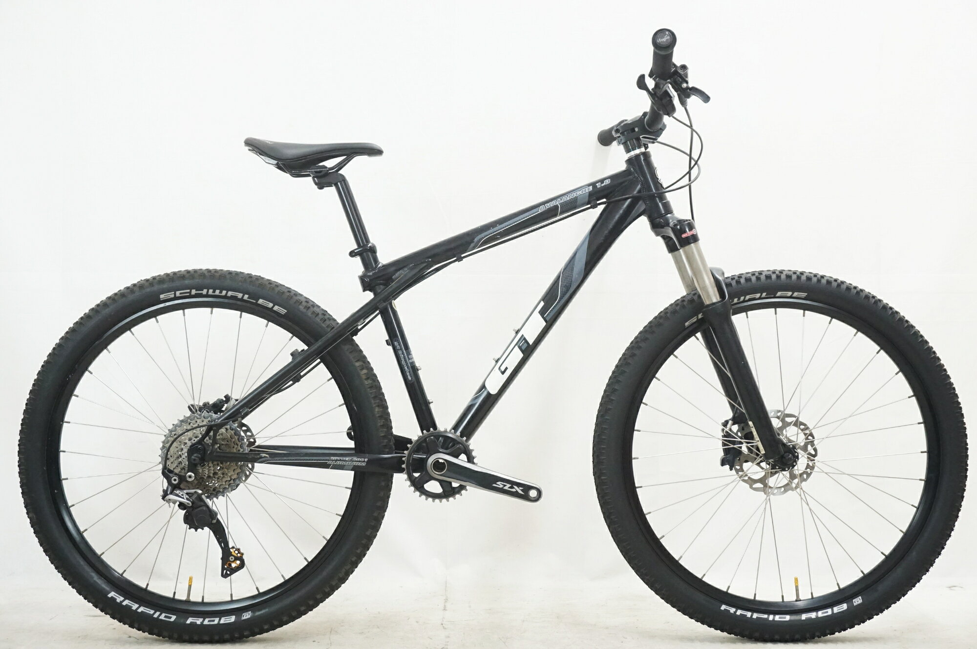 ■商品情報サイズ：Sトップチューブ(C-C)約：535mm（ホリゾンタル換算）シートチューブ(C-T)約：425mm（実測値）適応身長：160-170cm(目安)重量：約12kgフレーム：アルミフォーク：サスペンションレバー/RD/ブレーキ...