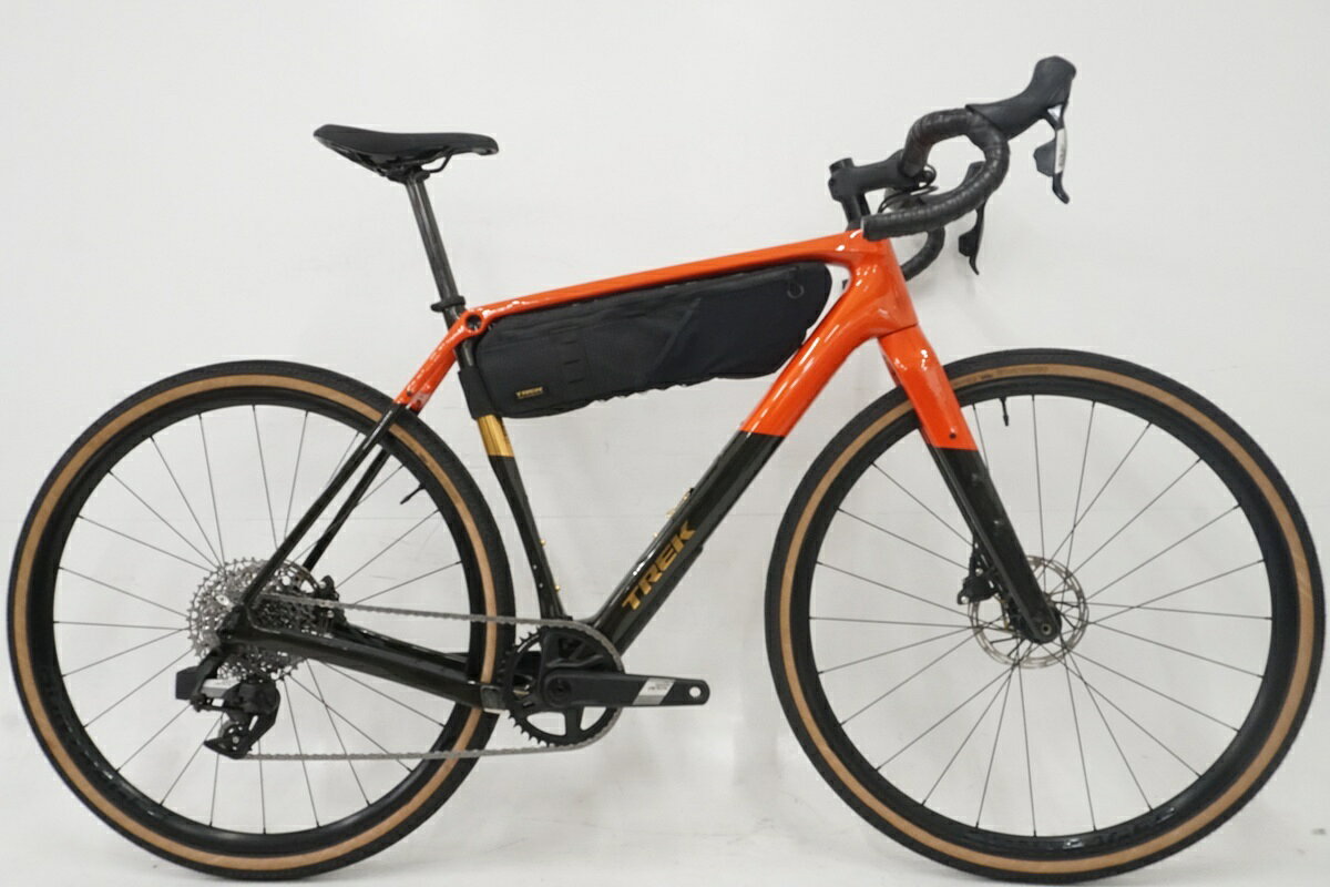 ■商品情報 メーカーサイズ:M/L(56cm) シートチューブ(C-T): 530mm トップチューブ(C-C):578mm(ホリゾンタル換算) 適応身長:177-184cm(目安) 重量:約9.85kg フレーム材質:カーボン レバー:S...