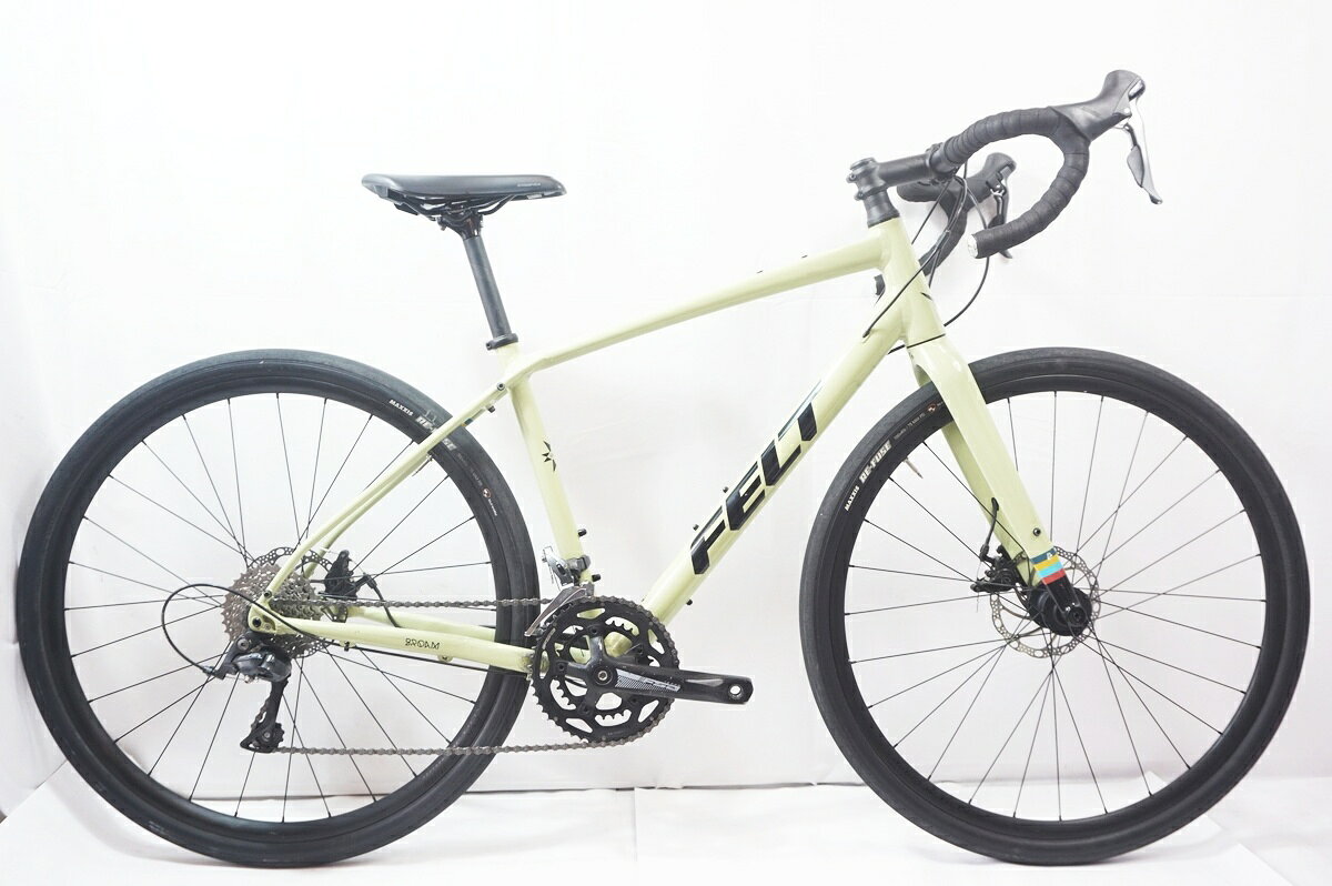 ■商品情報メーカーサイズ:54シートチューブ(C-T): 460mmトップチューブ(C-C):555mm(ホリゾンタル換算)適応身長:170-180cm(目安)重量:約11kgフレーム材質:アルミフロントフォーク:カーボンシフトレバー:SH...