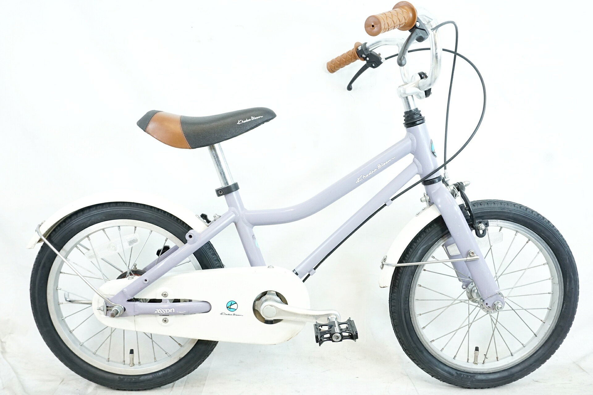 ■商品情報 メーカーサイズ:16インチ シートチューブ(C-T): 約235mm トップチューブ(C-C):約400mm(ホリゾンタル換算) 適応身長:90-115cm(目安) 重量:約8.75kg フレーム材質:アルミ フロントフォーク:...