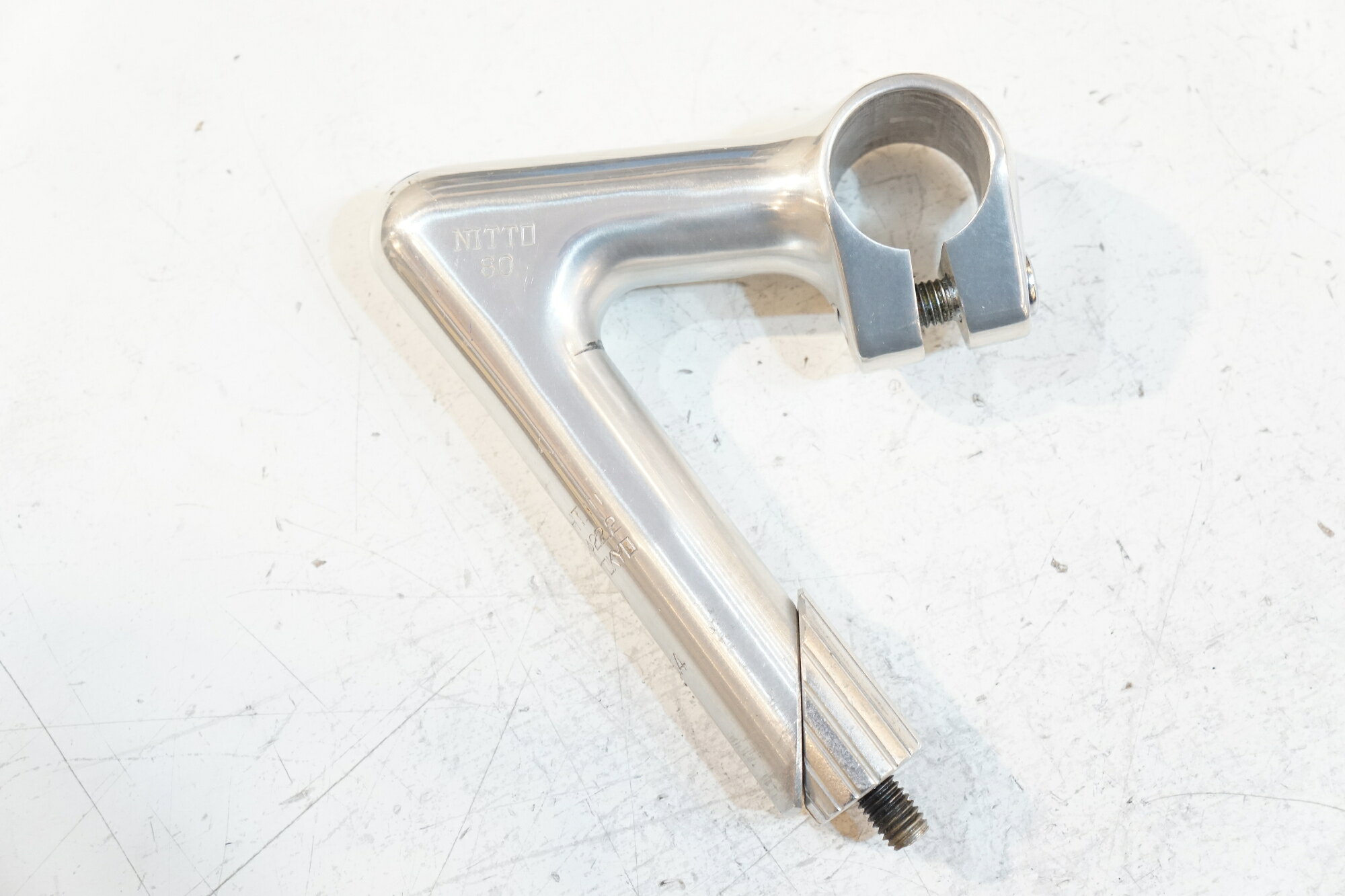 ■詳細・ステム長：80mm・ハンドルクランプ径：25.4mm・コラムクランプ径：22.2mm■状態・使用に伴う小キズ、ヨゴレ等がございます。【付属品】※画像に掲載している物で全てでございます。※商品の一部でも画像に無いものは欠品となり、返品...