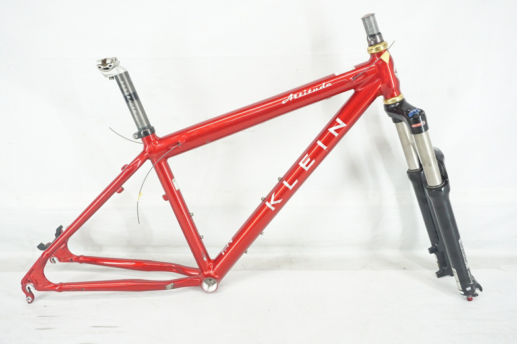 ■商品情報メーカーサイズ：不明シートチューブ(C-T):400mm(実測)トップチューブ(C-C):560mm(ホリゾンタル換算 実測)適応身長:160-170cm(目安)重量：約4380gフレーム材質：アルミフロントフォーク：サスペンショ...